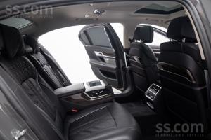 Grey BMW 745 2019 in Riga, with an engine capacity of 3.00 L and mileage of 133 thousand km for 42900 €, photo 11 on AUTOMOTO.COM.LV