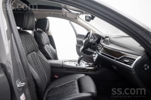 Grey BMW 745 2019 in Riga, with an engine capacity of 3.00 L and mileage of 133 thousand km for 42900 €, photo 12 on AUTOMOTO.COM.LV