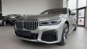 Grey BMW 745 2019 in Marijampole, with an engine capacity of 3.00 L and mileage of 146 thousand km for 41999 €, photo 3 on AUTOMOTO.COM.LV