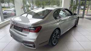 Grey BMW 745 2019 in Marijampole, with an engine capacity of 3.00 L and mileage of 146 thousand km for 41999 €, photo 11 on AUTOMOTO.COM.LV