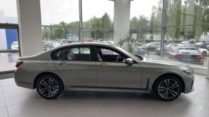Grey BMW 745 2019 in Marijampole, with an engine capacity of 3.00 L and mileage of 146 thousand km for 41999 €, photo 12 on AUTOMOTO.COM.LV