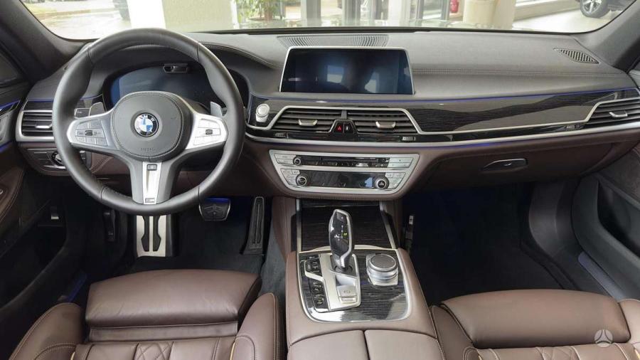 Grey BMW 745 2019 in Marijampole, with an engine capacity of 3.00 L and mileage of 146 thousand km for 41999 €, photo 14 on AUTOMOTO.COM.LV