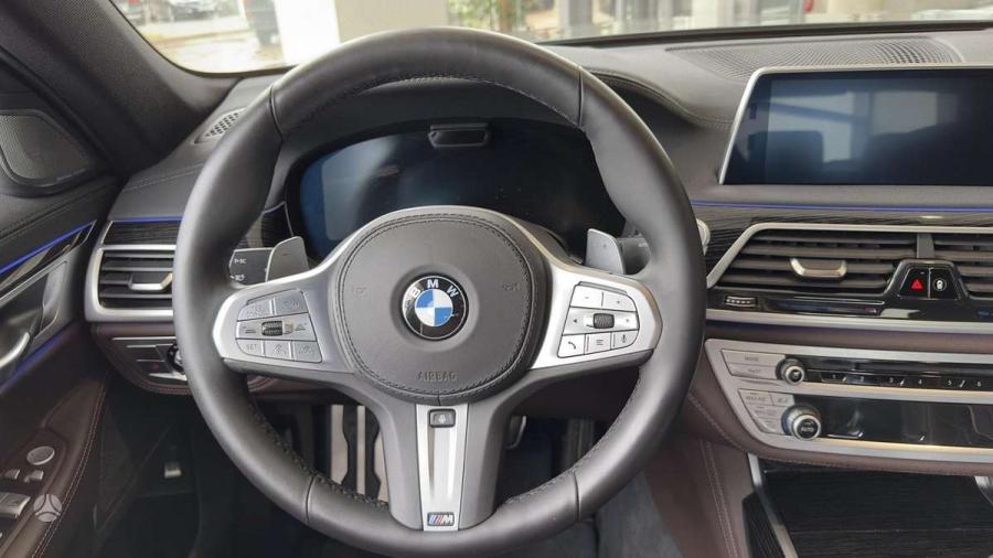 Grey BMW 745 2019 in Marijampole, with an engine capacity of 3.00 L and mileage of 146 thousand km for 41999 €, photo 15 on AUTOMOTO.COM.LV