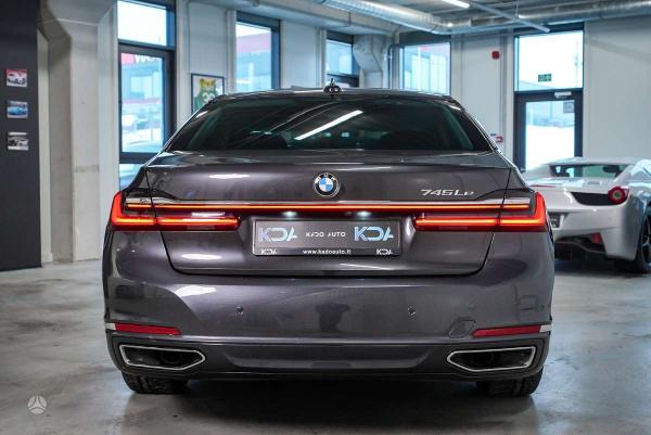Grey BMW 745 2020 in Kaunas, with an engine capacity of 3.00 L and mileage of 182 thousand km for 38450 €, photo 11 on AUTOMOTO.COM.LV