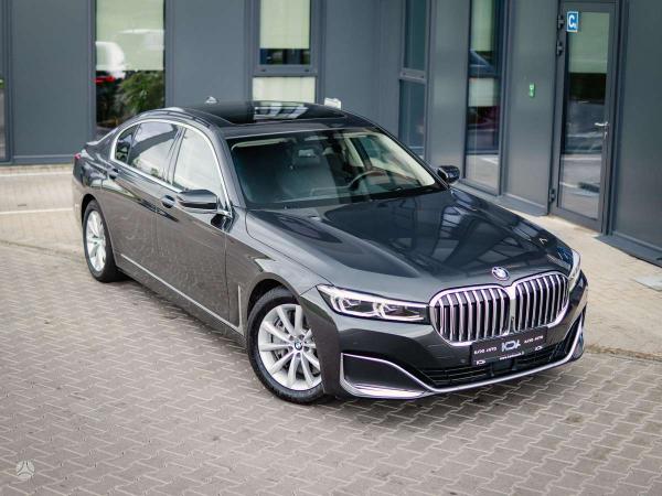 Grey BMW 745 2020 in Kaunas, with an engine capacity of 3.00 L and mileage of 182 thousand km for 34450 €, photo 3 on AUTOMOTO.COM.LV