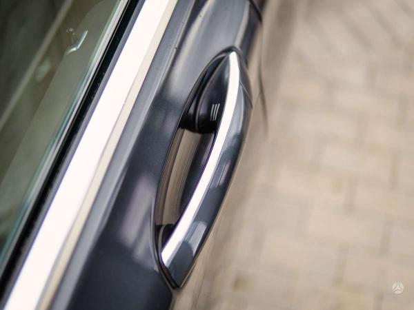 Grey BMW 745 2020 in Kaunas, with an engine capacity of 3.00 L and mileage of 182 thousand km for 34450 €, photo 7 on AUTOMOTO.COM.LV