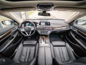Pelēks BMW 745 2020 Kauņa, ar dzinēja tilpumu 3.00 L un nobraukumu 182 tūkst. km par 34450 €, foto 17 vietnē AUTOMOTO.COM.LV