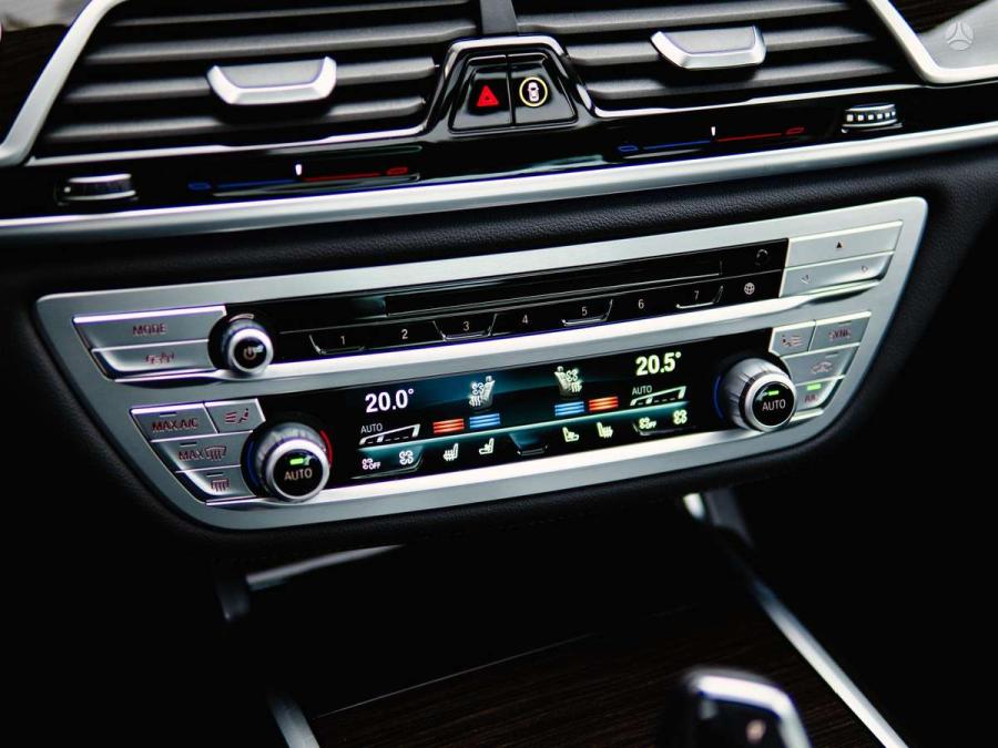 Pelēks BMW 745 2020 Kauņa, ar dzinēja tilpumu 3.00 L un nobraukumu 182 tūkst. km par 34450 €, foto 21 vietnē AUTOMOTO.COM.LV