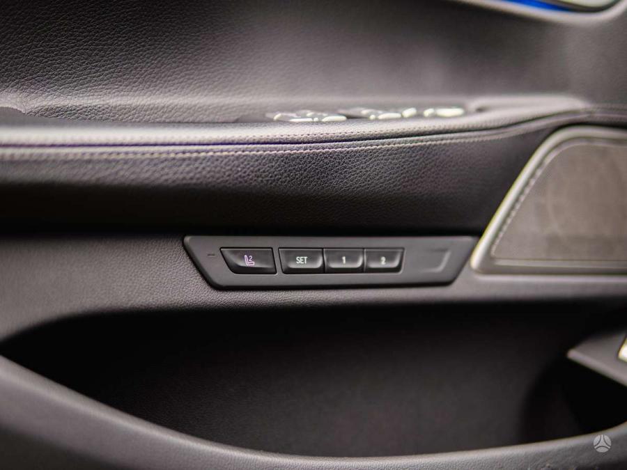 Pelēks BMW 745 2020 Kauņa, ar dzinēja tilpumu 3.00 L un nobraukumu 182 tūkst. km par 34450 €, foto 28 vietnē AUTOMOTO.COM.LV