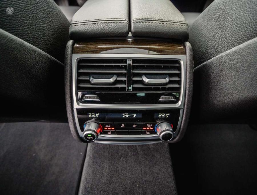 Pelēks BMW 745 2020 Kauņa, ar dzinēja tilpumu 3.00 L un nobraukumu 182 tūkst. km par 34450 €, foto 36 vietnē AUTOMOTO.COM.LV