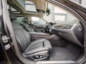 Pelēks BMW 745 2020 Kauņa, ar dzinēja tilpumu 3.00 L un nobraukumu 182 tūkst. km par 34450 €, foto 39 vietnē AUTOMOTO.COM.LV