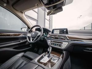 Pelēks BMW 745 2020 Kauņa, ar dzinēja tilpumu 3.00 L un nobraukumu 182 tūkst. km par 34450 €, foto 41 vietnē AUTOMOTO.COM.LV
