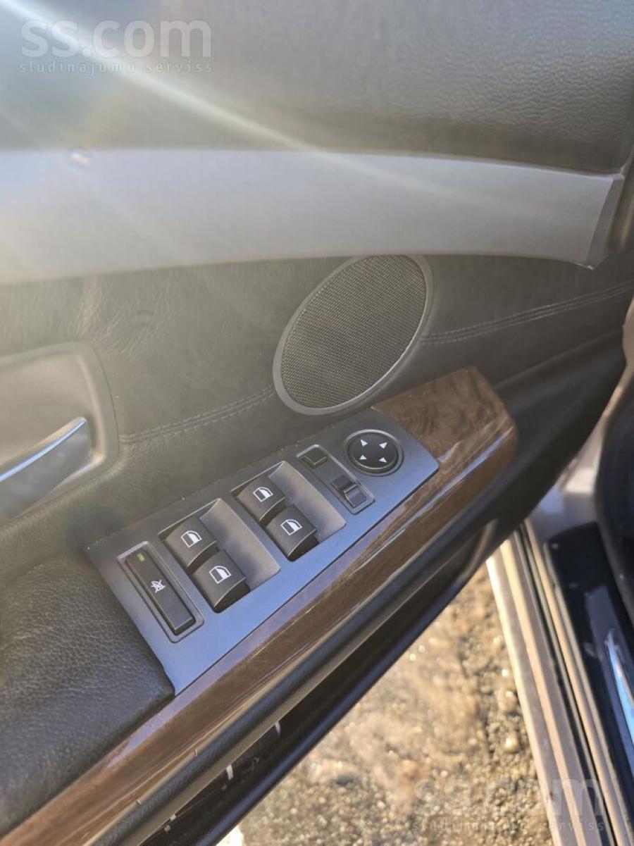BMW 745 2002 in Riga, with an engine capacity of 4.40 L and mileage of 295 thousand km for 3100 €, photo 4 on AUTOMOTO.COM.LV