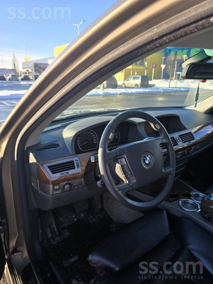 BMW 745 2002 in Riga, with an engine capacity of 4.40 L and mileage of 295 thousand km for 3100 €, photo 5 on AUTOMOTO.COM.LV