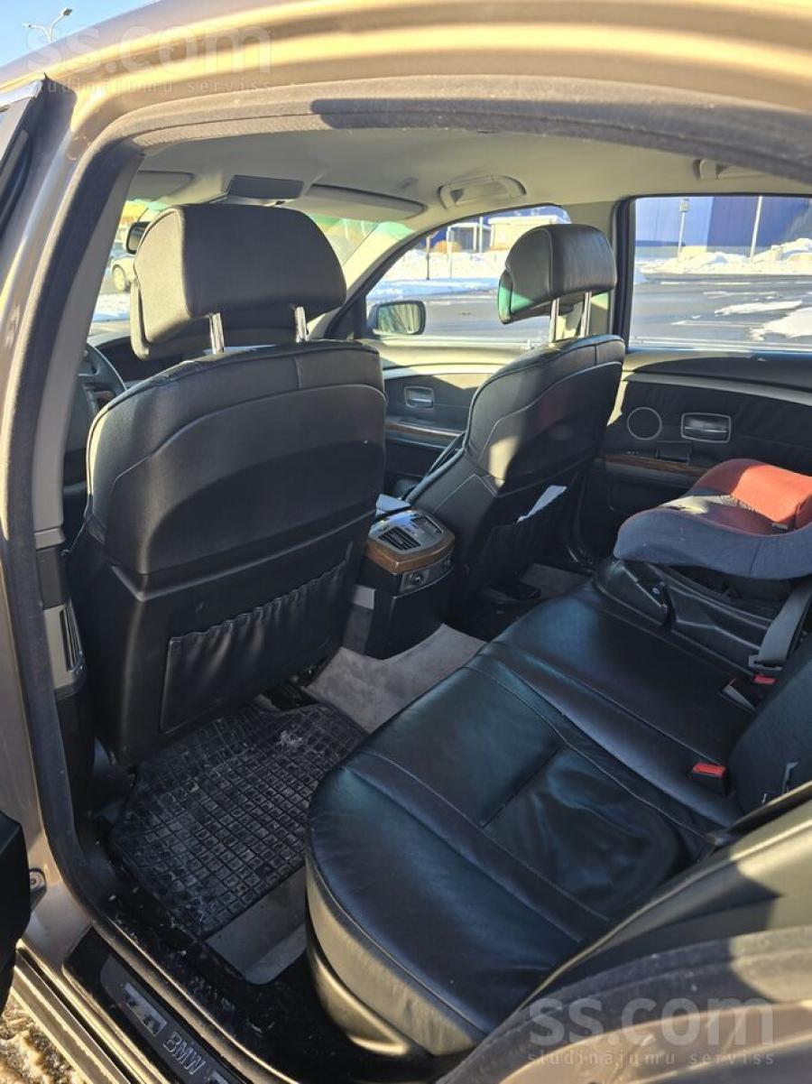 BMW 745 2002 in Riga, with an engine capacity of 4.40 L and mileage of 295 thousand km for 3100 €, photo 8 on AUTOMOTO.COM.LV