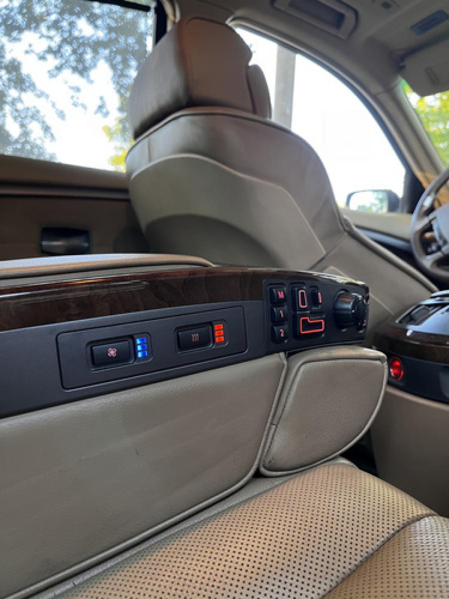 BMW 745 2002 in Kivioli, with an engine capacity of 4.40 L and mileage of 281 thousand km for 4000 €, photo 10 on AUTOMOTO.COM.LV