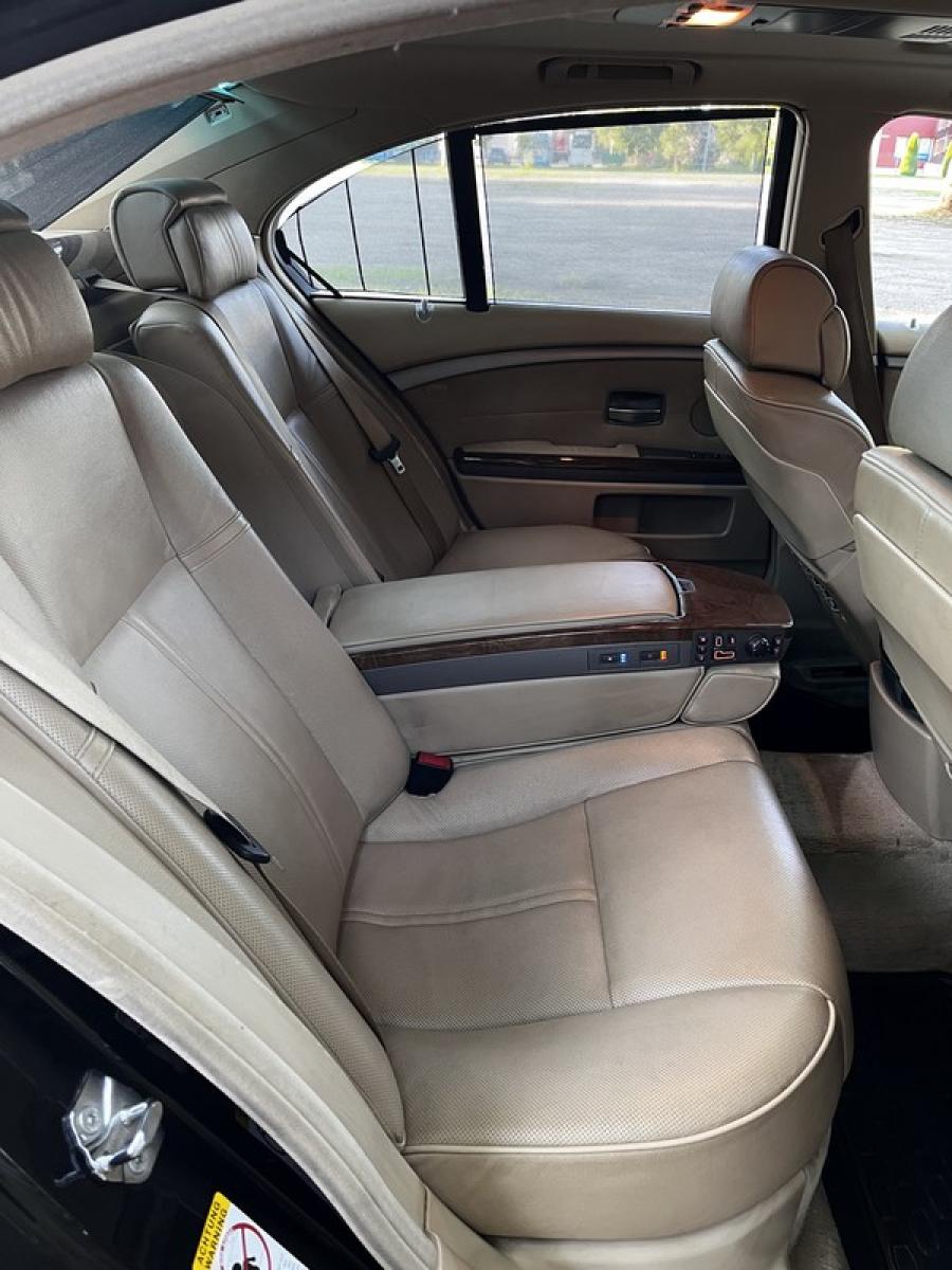 BMW 745 2002 in Kivioli, with an engine capacity of 4.40 L and mileage of 281 thousand km for 4000 €, photo 20 on AUTOMOTO.COM.LV