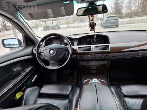 BMW 745 2003 in Riga, with an engine capacity of 4.40 L and mileage of 249 thousand km for 5500 €, photo 12 on AUTOMOTO.COM.LV