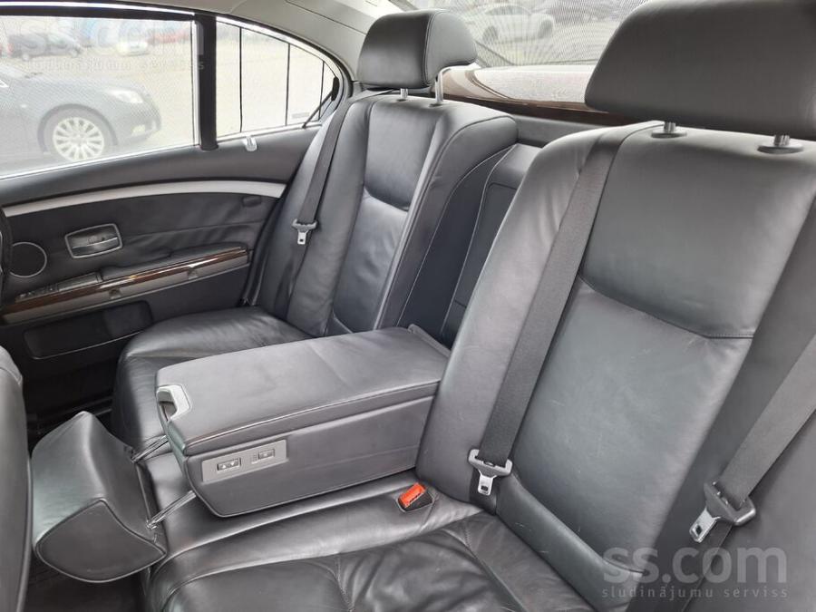 BMW 745 2003 in Riga, with an engine capacity of 4.40 L and mileage of 249 thousand km for 5500 €, photo 16 on AUTOMOTO.COM.LV