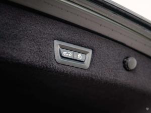 BMW 745 2020 in Marijampole, with an engine capacity of 3.00 L and mileage of 182 thousand km for 35950 €, photo 13 on AUTOMOTO.COM.LV