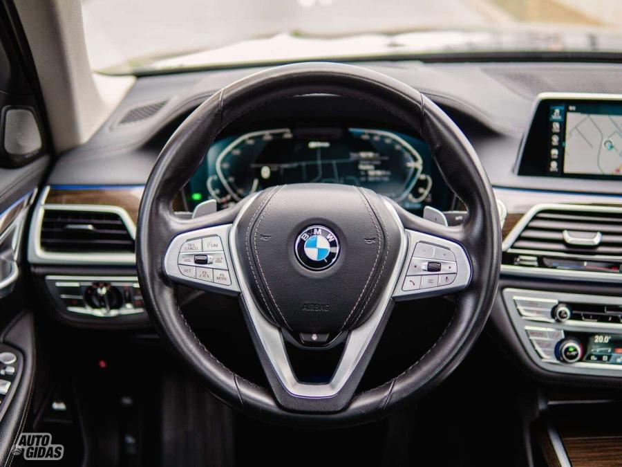 BMW 745 2020 in Marijampole, with an engine capacity of 3.00 L and mileage of 182 thousand km for 35950 €, photo 19 on AUTOMOTO.COM.LV