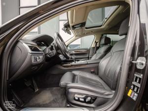 BMW 745 2020 in Marijampole, with an engine capacity of 3.00 L and mileage of 182 thousand km for 35950 €, photo 23 on AUTOMOTO.COM.LV