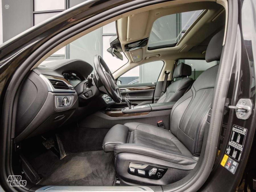 BMW 745 2020 in Marijampole, with an engine capacity of 3.00 L and mileage of 182 thousand km for 35950 €, photo 23 on AUTOMOTO.COM.LV