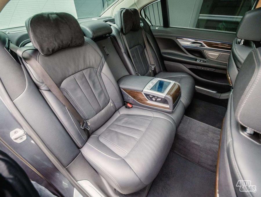BMW 745 2020 in Marijampole, with an engine capacity of 3.00 L and mileage of 182 thousand km for 35950 €, photo 33 on AUTOMOTO.COM.LV