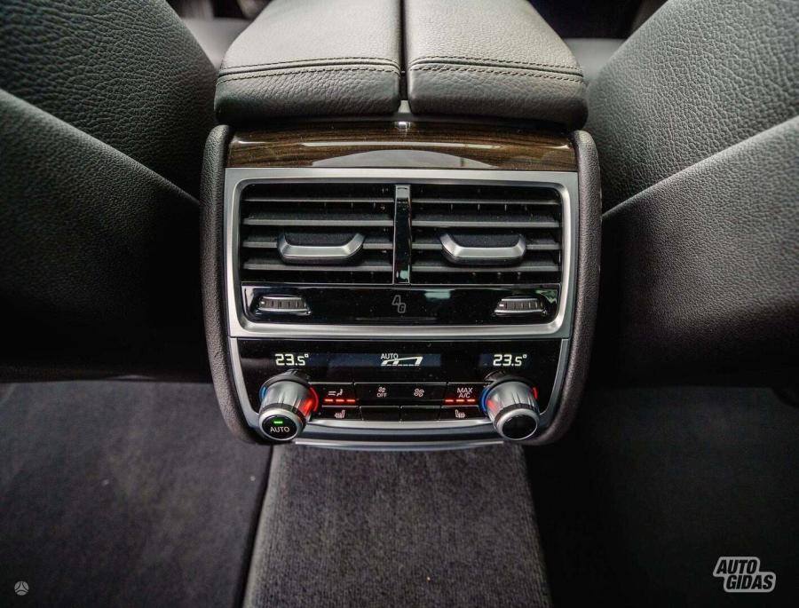 BMW 745 2020 in Marijampole, with an engine capacity of 3.00 L and mileage of 182 thousand km for 35950 €, photo 36 on AUTOMOTO.COM.LV