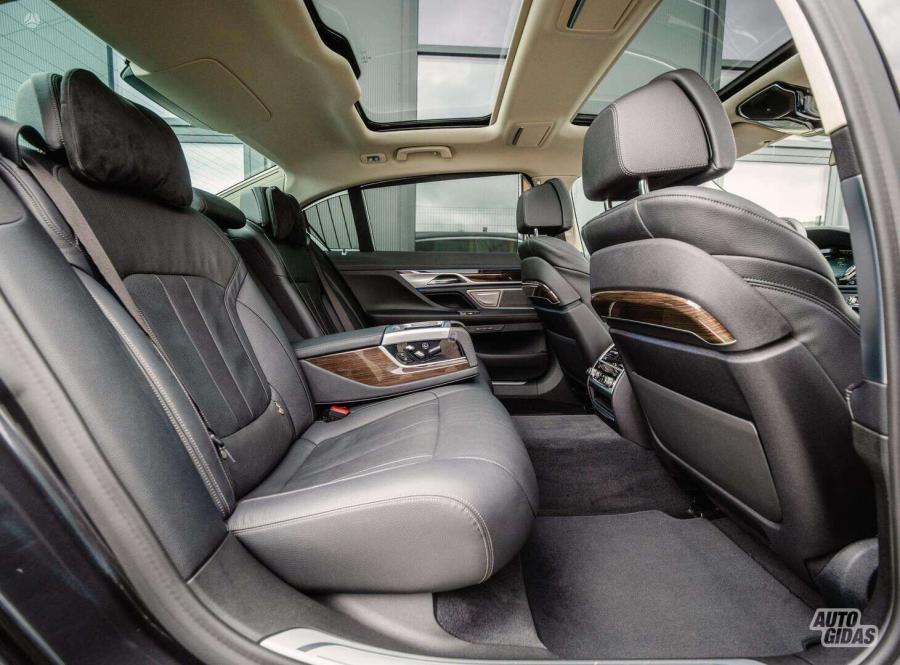 BMW 745 2020 in Marijampole, with an engine capacity of 3.00 L and mileage of 182 thousand km for 35950 €, photo 37 on AUTOMOTO.COM.LV
