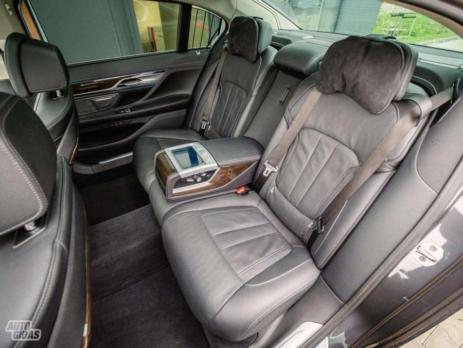 BMW 745 2020 Kauņa, ar dzinēja tilpumu 3.00 L un nobraukumu 182 tūkst. km par 34450 €, foto 35 vietnē AUTOMOTO.COM.LV