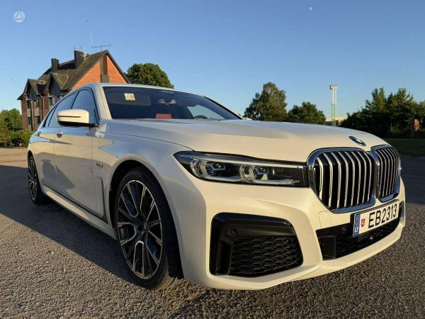 White BMW 745 2021 in Klaipeda, with an engine capacity of 3.00 L and mileage of 142 thousand km for 45000 €, photo 4 on AUTOMOTO.COM.LV