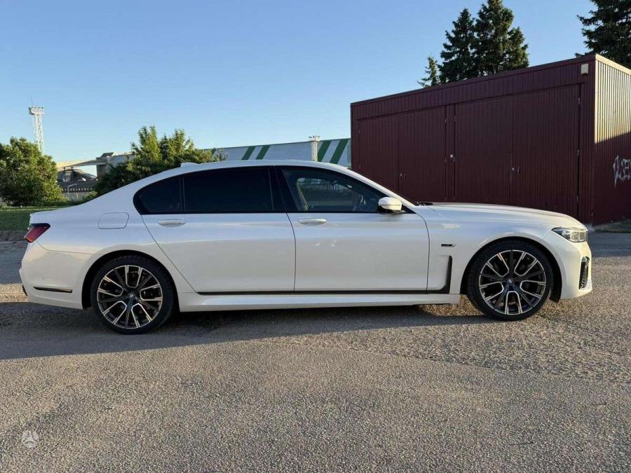 Balts BMW 745 2021 Klaipėda, ar dzinēja tilpumu 3.00 L un nobraukumu 142 tūkst. km par 45000 €, foto 7 vietnē AUTOMOTO.COM.LV