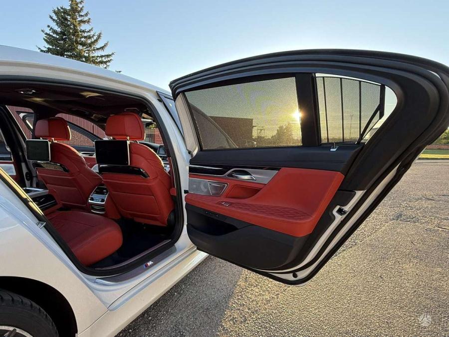 Balts BMW 745 2021 Klaipėda, ar dzinēja tilpumu 3.00 L un nobraukumu 142 tūkst. km par 45000 €, foto 14 vietnē AUTOMOTO.COM.LV