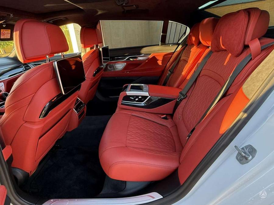 Balts BMW 745 2021 Klaipėda, ar dzinēja tilpumu 3.00 L un nobraukumu 142 tūkst. km par 45000 €, foto 16 vietnē AUTOMOTO.COM.LV