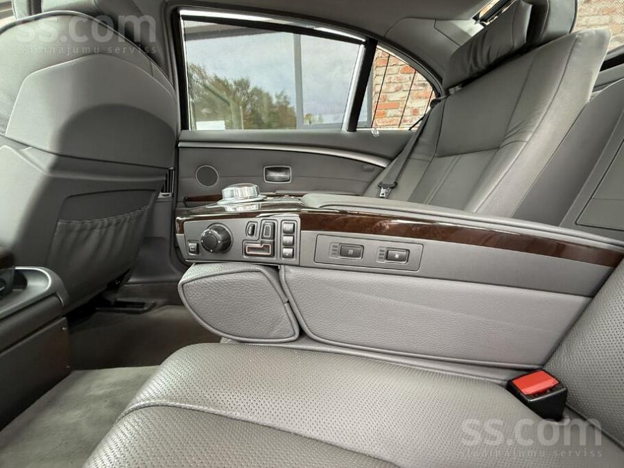 Black BMW 750 2007 in Talsi, with an engine capacity of 5.00 L and mileage of 164 thousand km for 6497 €, photo 9 on AUTOMOTO.COM.LV