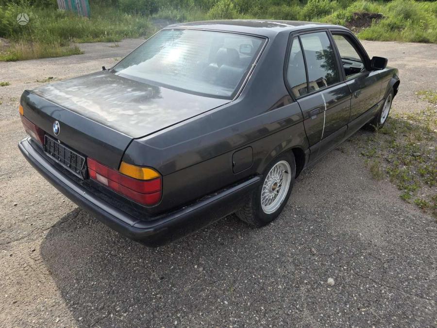 Черный БМВ 750 1989 в Зарасай, объемом двигателя 4.99 л и пробегом 321 тыс. км за 3650 €, фото 6 на AUTOMOTO.COM.LV