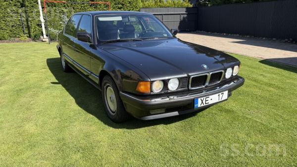 Black BMW 750 1989 in Limbazi, with an engine capacity of 5.00 L and mileage of 247 thousand km for 12800 €, photo 4 on AUTOMOTO.COM.LV