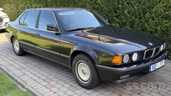 Black BMW 750 1989 in Limbazi, with an engine capacity of 5.00 L and mileage of 247 thousand km for 12800 €, photo 9 on AUTOMOTO.COM.LV