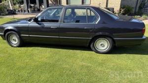 Black BMW 750 1989 in Limbazi, with an engine capacity of 5.00 L and mileage of 247 thousand km for 12800 €, photo 8 on AUTOMOTO.COM.LV