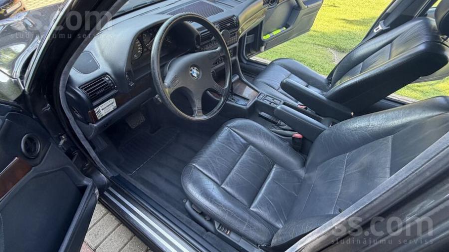 Black BMW 750 1989 in Limbazi, with an engine capacity of 5.00 L and mileage of 247 thousand km for 12800 €, photo 14 on AUTOMOTO.COM.LV