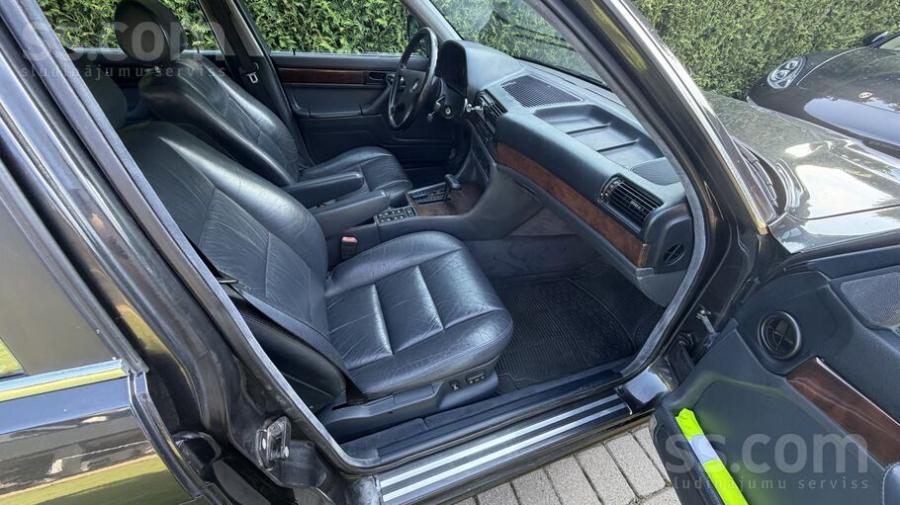 Black BMW 750 1989 in Limbazi, with an engine capacity of 5.00 L and mileage of 247 thousand km for 12800 €, photo 15 on AUTOMOTO.COM.LV