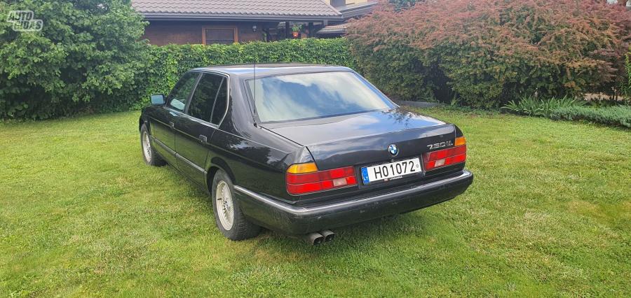 Melns BMW 750 1990 Kauņa, ar dzinēja tilpumu 5.00 L un nobraukumu 270 tūkst. km par 15000 €, foto 4 vietnē AUTOMOTO.COM.LV