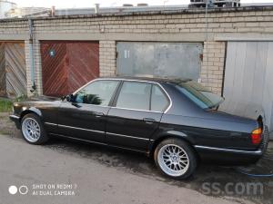 Черный БМВ 750 1990 в Рига, объемом двигателя 5.00 л и пробегом 192 тыс. км за 10000 €, фото 3 на AUTOMOTO.COM.LV