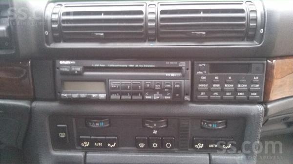 Melns BMW 750 1990 Rīga, ar dzinēja tilpumu 5.00 L un nobraukumu 192 tūkst. km par 10000 €, foto 5 vietnē AUTOMOTO.COM.LV