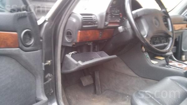 Melns BMW 750 1990 Rīga, ar dzinēja tilpumu 5.00 L un nobraukumu 192 tūkst. km par 10000 €, foto 10 vietnē AUTOMOTO.COM.LV