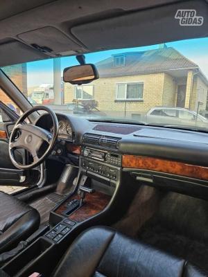Melns BMW 750 1991 Viļņa, ar dzinēja tilpumu 5.00 L un nobraukumu 320 tūkst. km par 6100 €, foto 5 vietnē AUTOMOTO.COM.LV