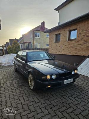 Melns BMW 750 1991 Viļņa, ar dzinēja tilpumu 5.00 L un nobraukumu 320 tūkst. km par 6100 €, foto 17 vietnē AUTOMOTO.COM.LV