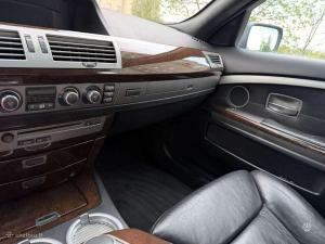 Melns BMW 750 2005 Marijampole, ar dzinēja tilpumu 4.80 L un nobraukumu 299 tūkst. km par 5900 €, foto 4 vietnē AUTOMOTO.COM.LV
