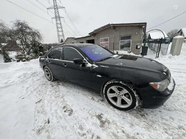 Black BMW 750 2006 in Trakai, with an engine capacity of 4.80 L and mileage of 180 thousand km for 5000 €, photo 3 on AUTOMOTO.COM.LV